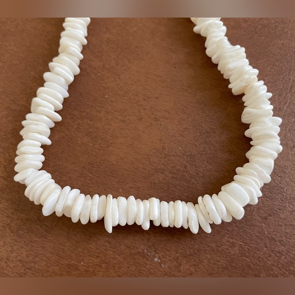 Jewelry | Nwot Authentic White Puka Shell 18 Necklace From Waikiki Hi ...